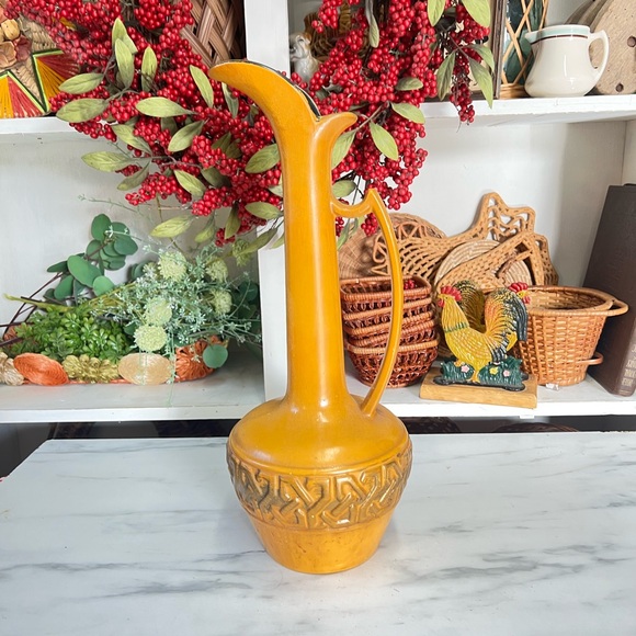 Haeger | Accents | Vintage Haeger Ewer Pitcher Mid Century Jug Yellow ...